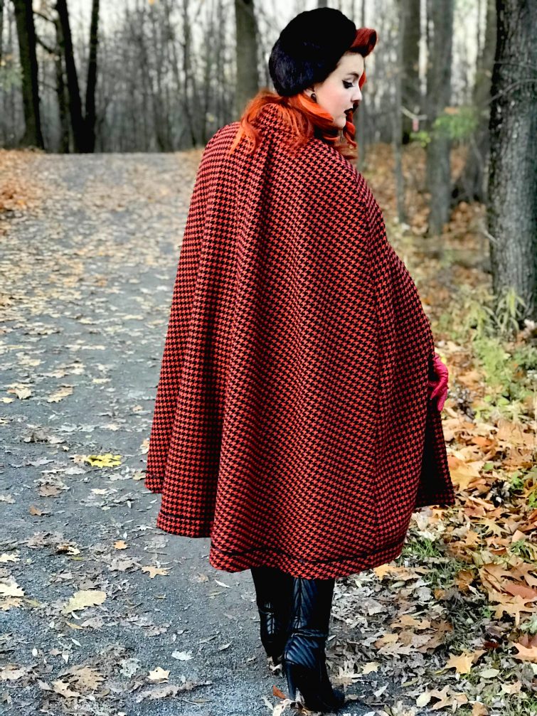 Vintage Style Cape Coat Extravaganza! Making Vogue V9288 Cape Coat ...
